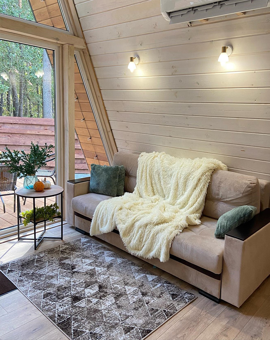 Комплекс Aframe_vlesu_brest: треугольные дома в лесной тиши