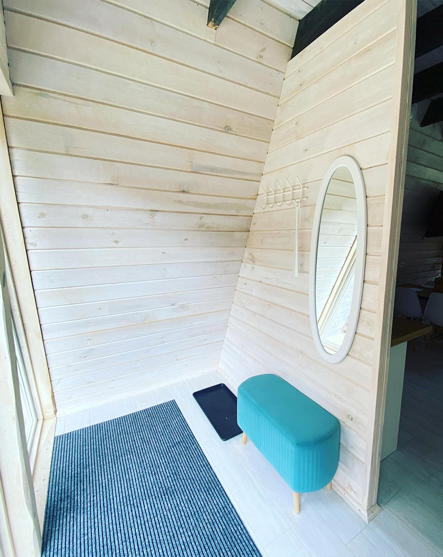 Комплекс Aframe_vlesu_brest: треугольные дома в лесной тиши