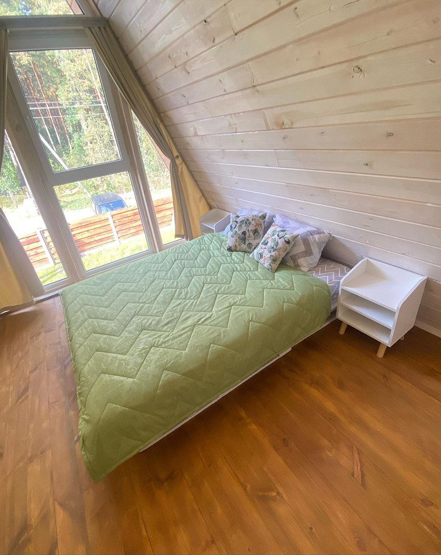 Комплекс Aframe_vlesu_brest: треугольные дома в лесной тиши