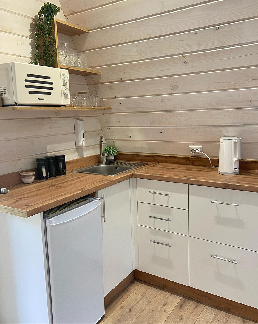 Комплекс Aframe_vlesu_brest: треугольные дома в лесной тиши